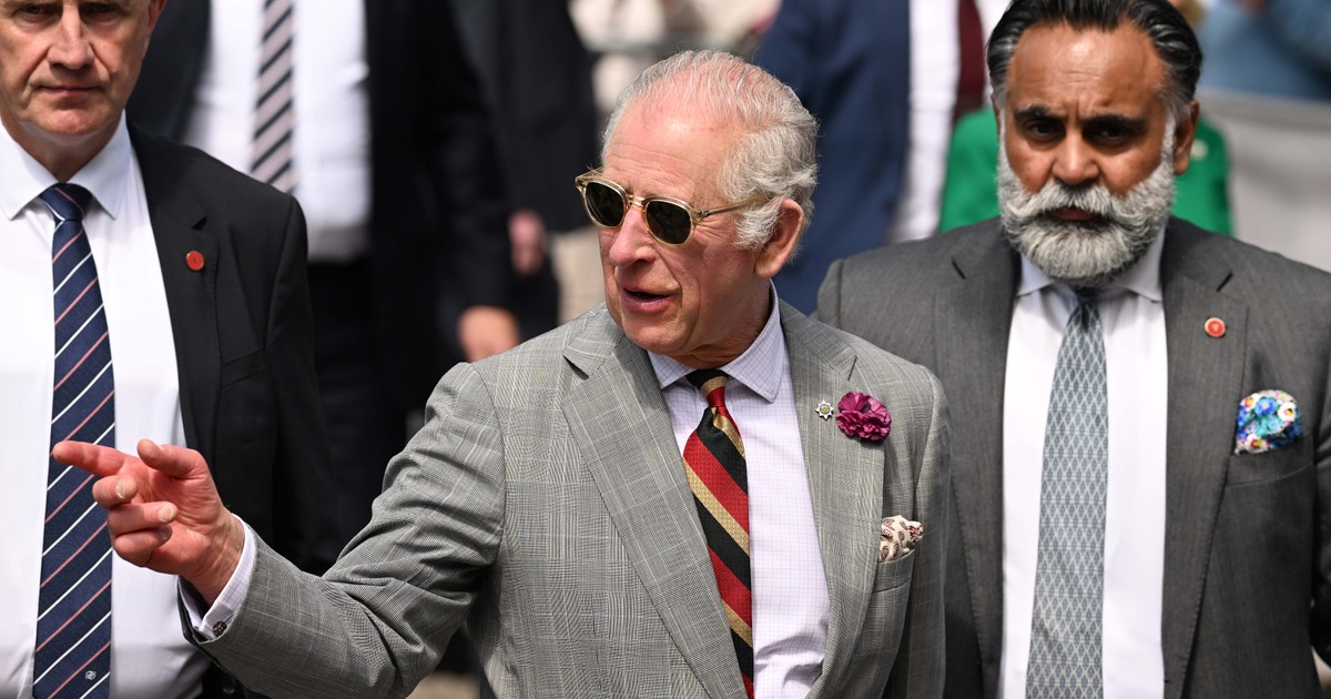 Regele Charles, mai stilat ca niciodată! A purtat un costum elegant și ...