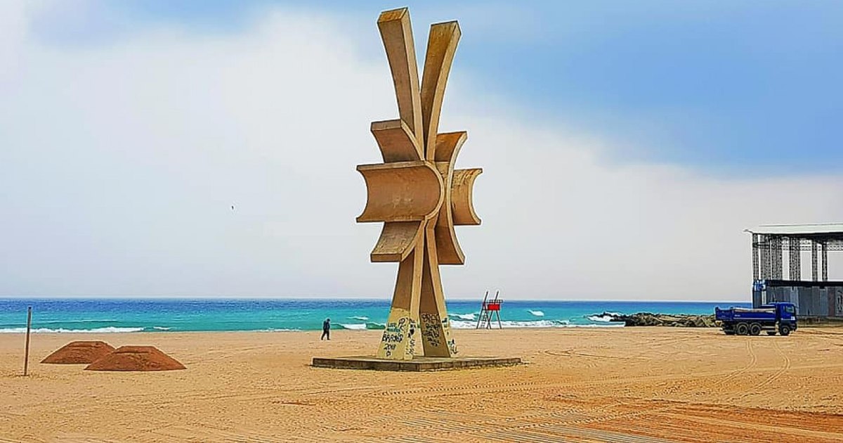 Ce se întâmplă cu faleza din Costineşti. Imagini cu starea ei de ...