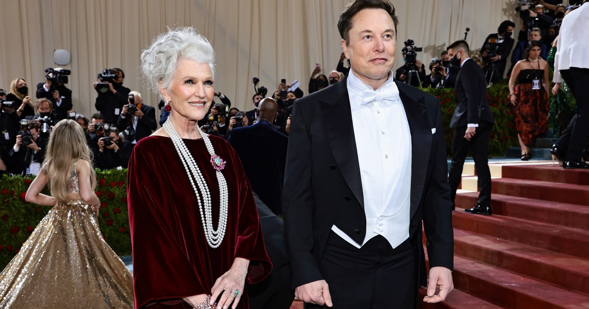 Mama lui Elon Musk vine în România. Cine e femeia care a crescut 3 ...