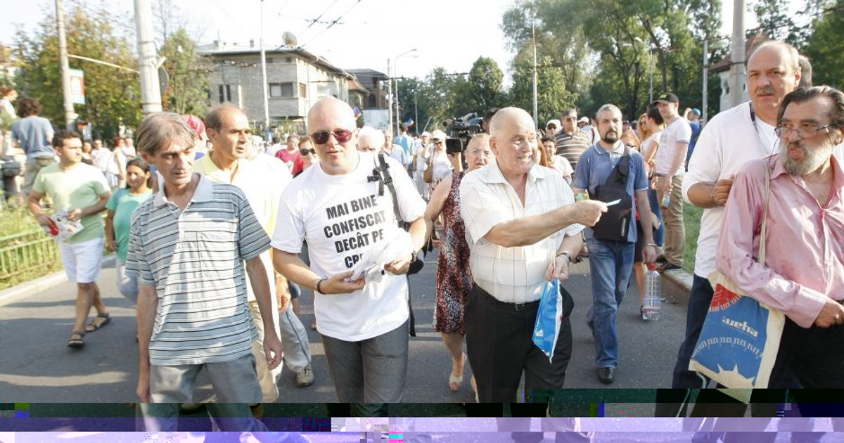 Adrian Ursu, huiduit la o conferinţă cu jurnalişti din Europa de Est ...