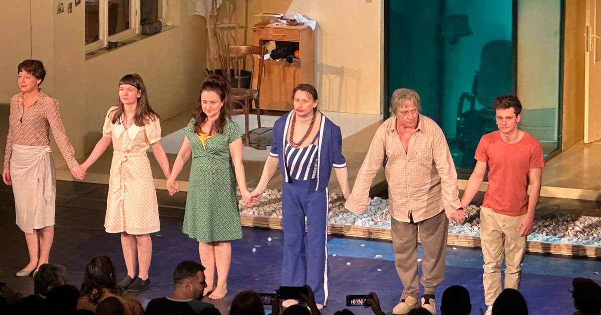 Balada meșterului Manole, La câțiva oameni distanță de tine | adevarul.ro