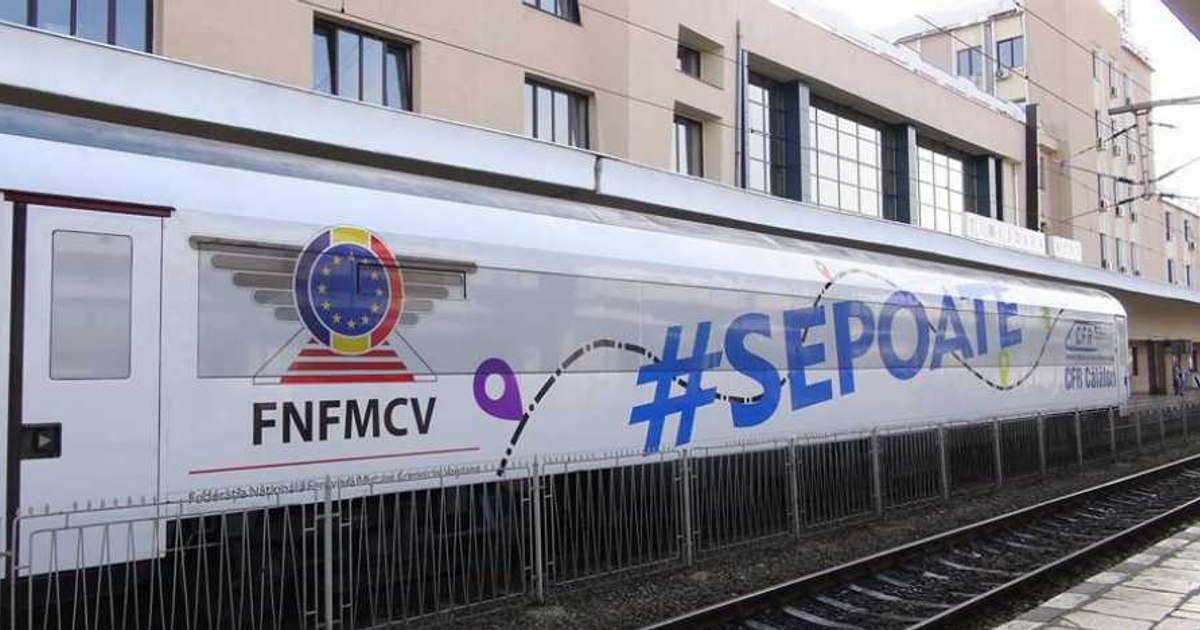 FOTO Cel mai modern vagon al CFR-ului. Are internet, ecrane care arată ...