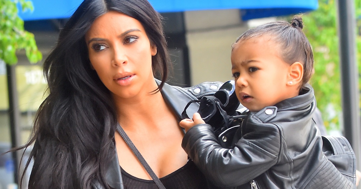 Kim Kardashian îşi duce fiica la psihoterapeut