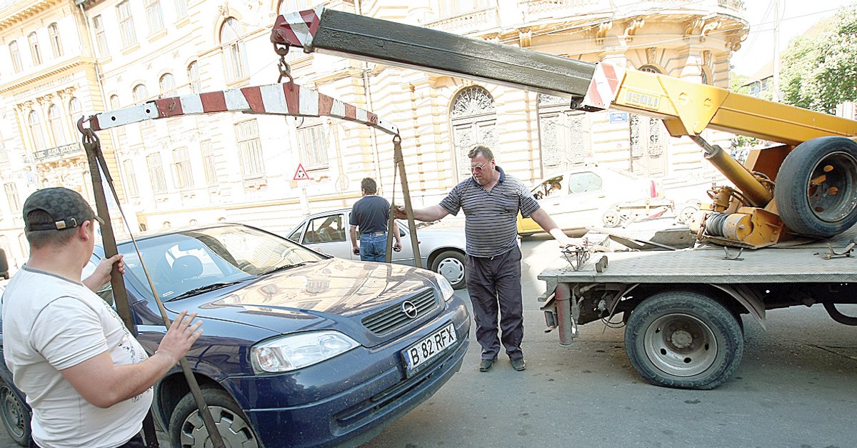 E oficial! Nici o maşină parcată neregulamentar nu mai poate fi ridicată