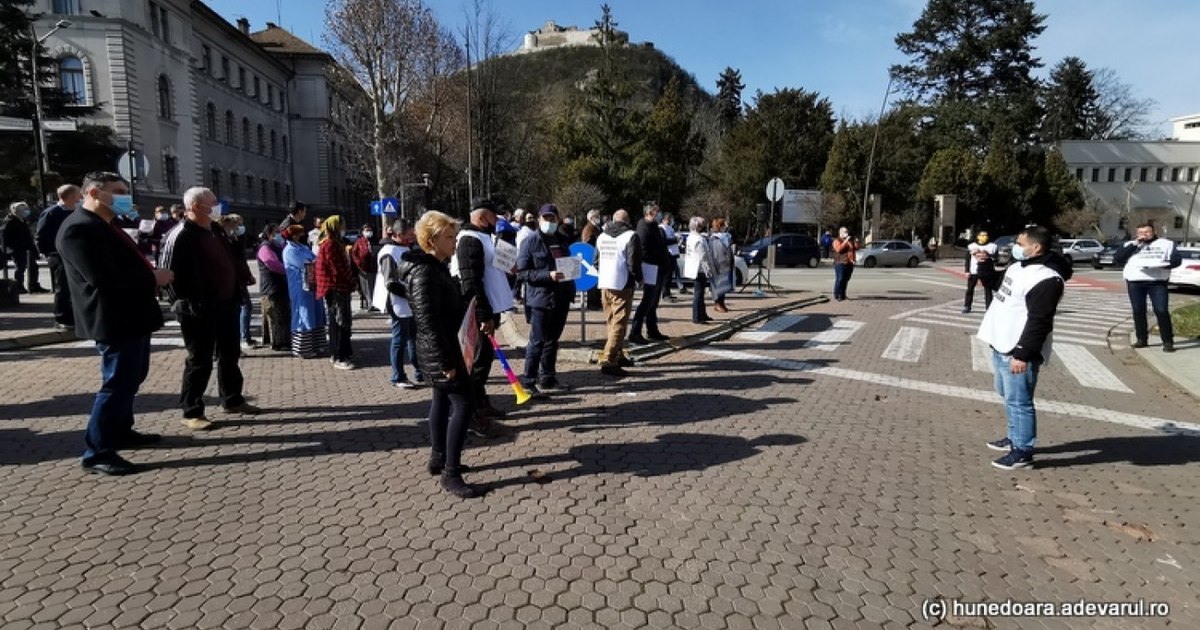 Termocentrala Mintia, în blocaj de trei săptămâni. Protest în Deva faţă ...