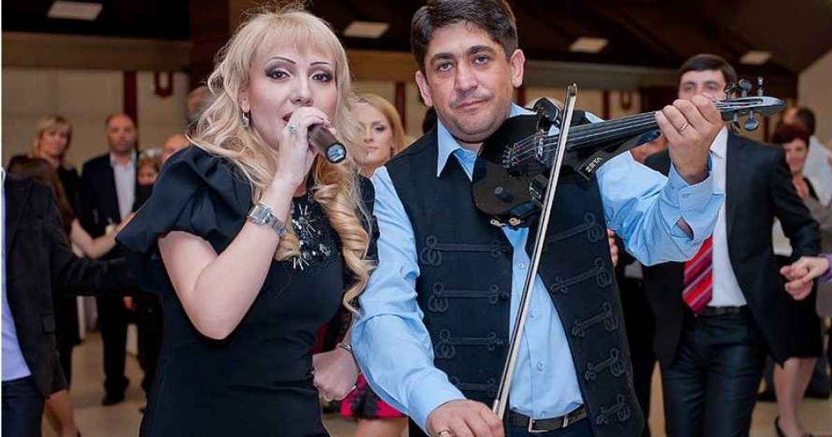 Adriana Ochişanu recunoaşte că divorţează de Cornel Botgros: „Nu am ...