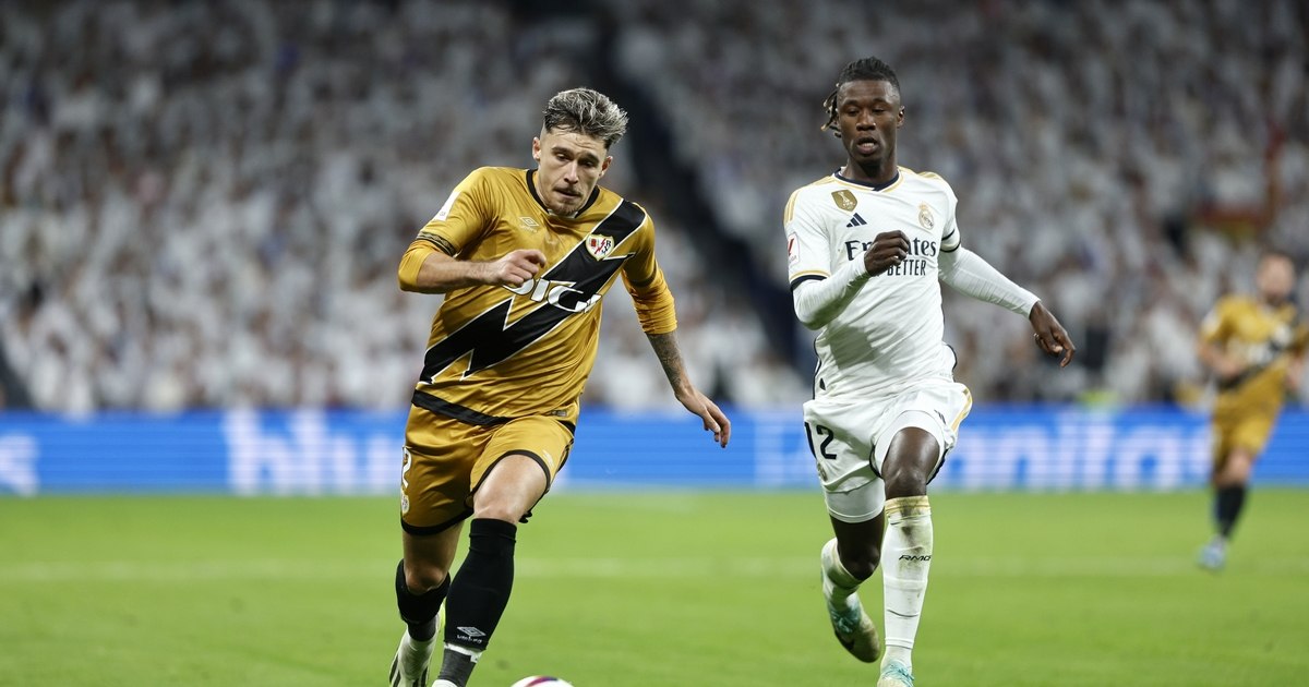 Ultimele echipe dornice să-l cumpere pe sufletistul naționalei, Andrei ...