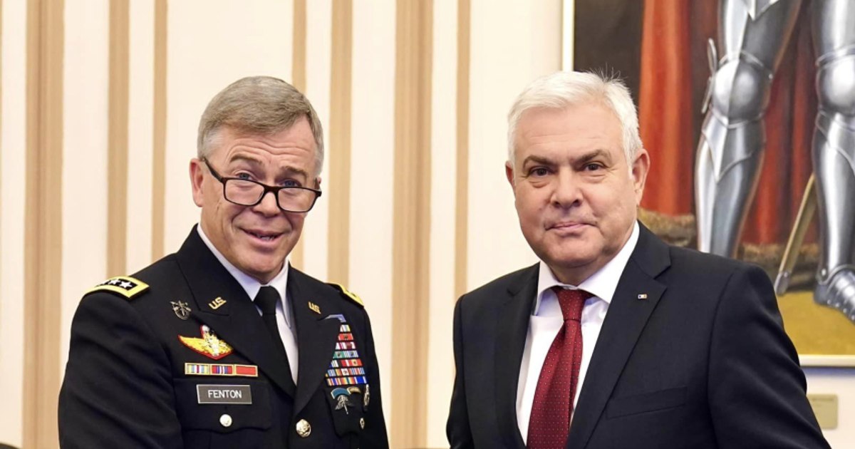 Generalul Bryan Fenton în vizită la Ministerul român al Apărării ...