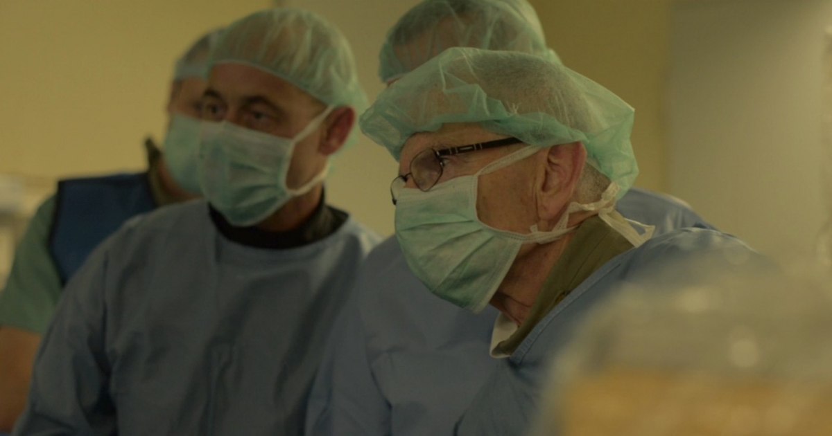 Intervenţie în premieră pentru bolnavii cu fibrilaţie atrială. Pacient ...