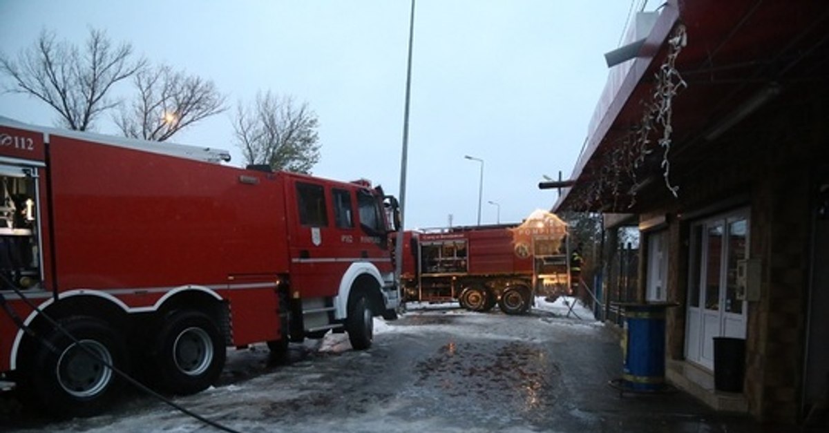 Două case din Jilava, cuprinse de un incendiu violent. S-a intervenit ...