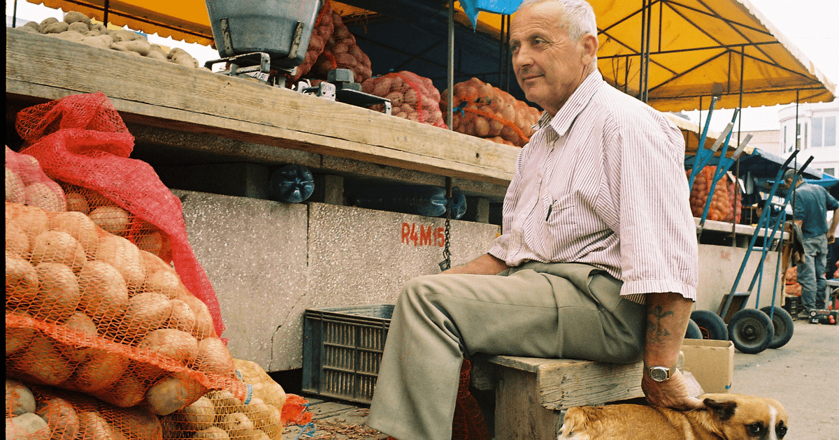 Asociații, pe ici, pe colo