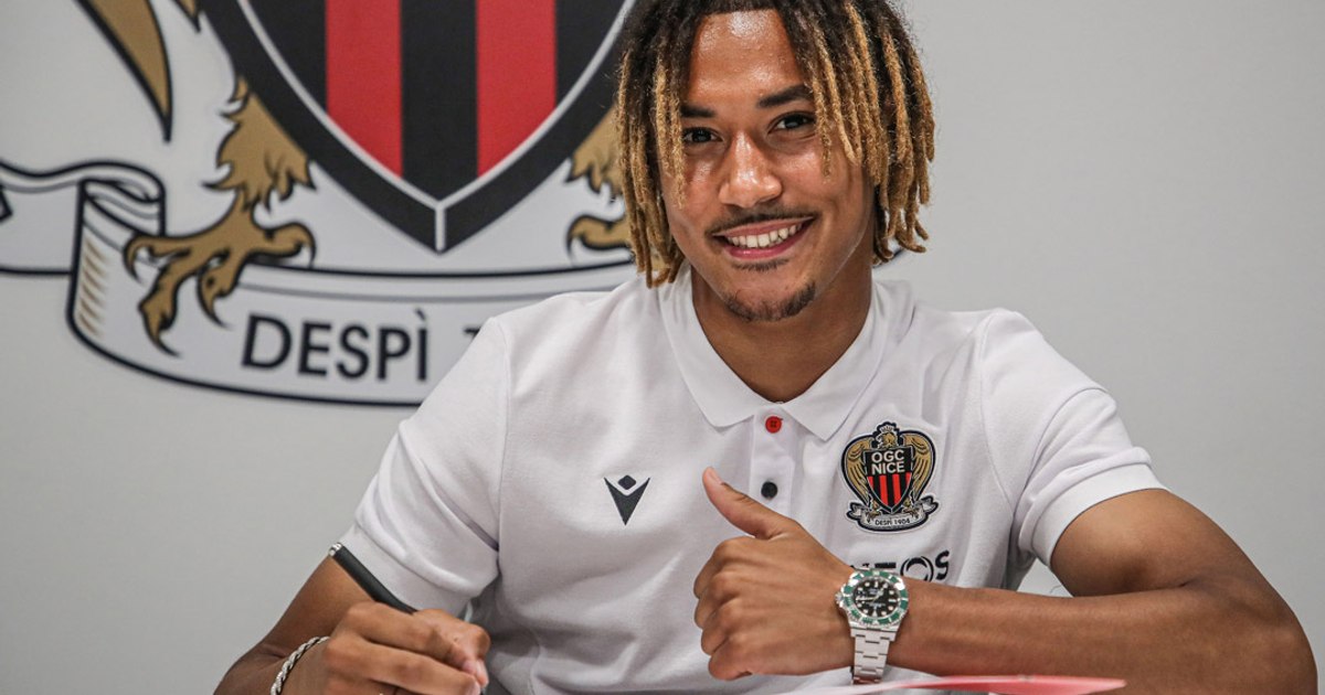 Momente dramatice în Franța: Fotbalistul Beka Beka stă pe marginea unui ...