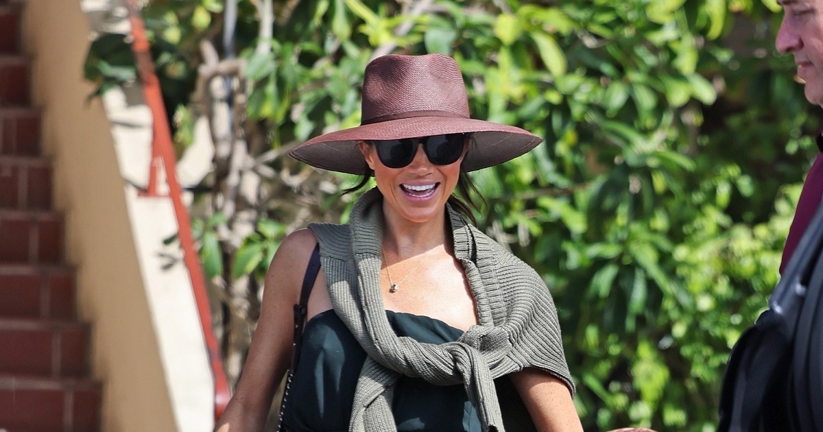 Cool: Meghan Markle, fotografiată într-o ținută lejeră, la shopping în ...