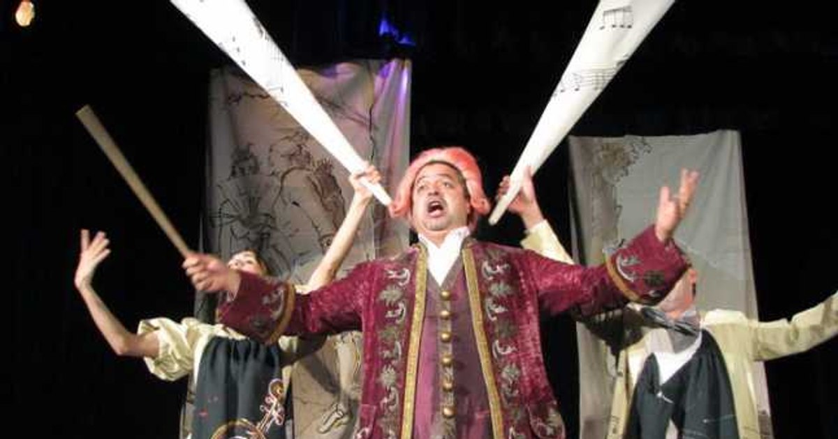 Un spectacol de dincolo de cortină, montat de Radu Gabrea la Opera ...