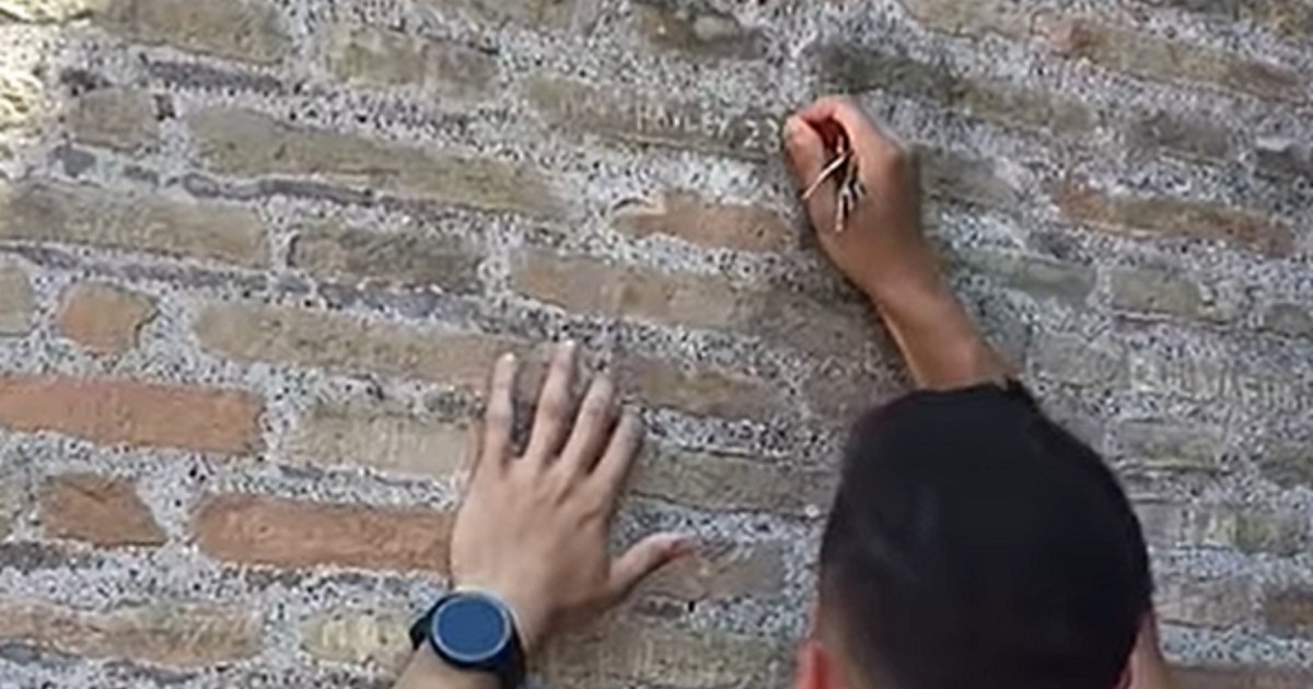 Scuza penibilă a turistului care și-a scris numele pe Colosseum: nu ar ...