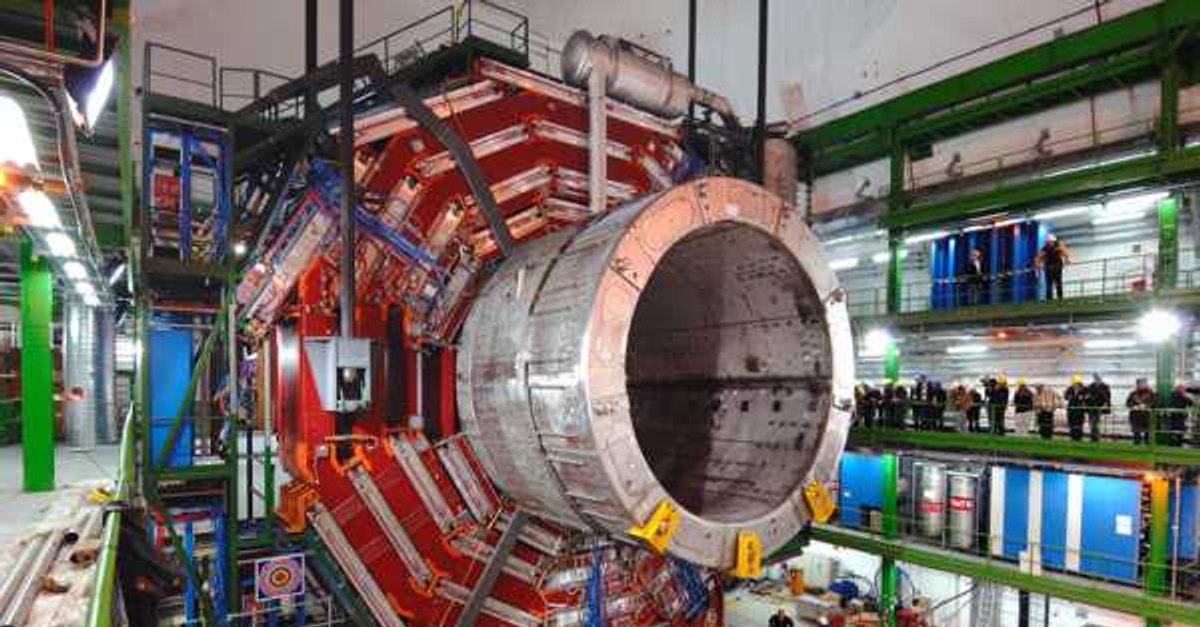 Acceleratorul de particule, stricat de câteva firimituri de pâine