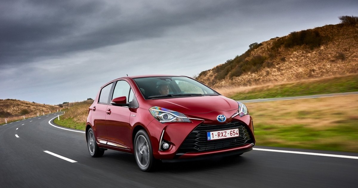 Toyota România livrează prima flotă rent-a-car cu sistem de propulsie ...