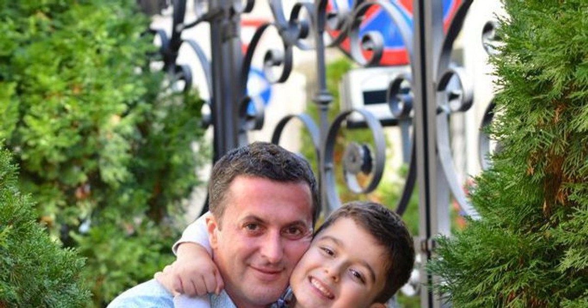 Ce mare a crescut fiul lui Codruţ Kegheş aka Dezbrăcatu'! Uite cum ...