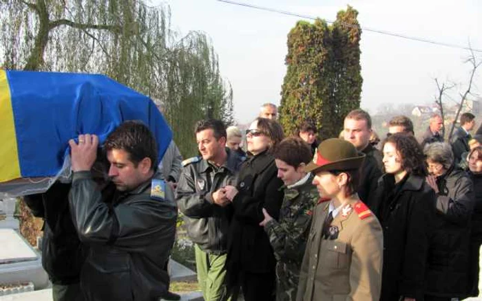 Fosta soţie a comandorului Sorin Avram, decedat în catastrofa aviatică ...