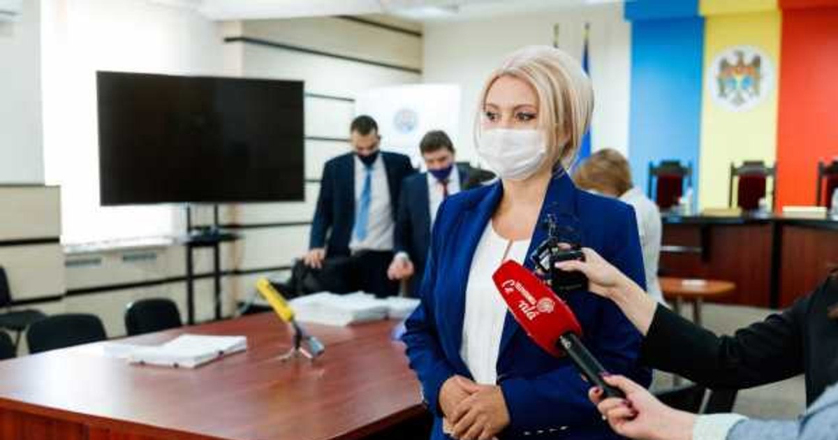 Violeta Ivanov a depus la CEC listele cu semnături | adevarul.ro