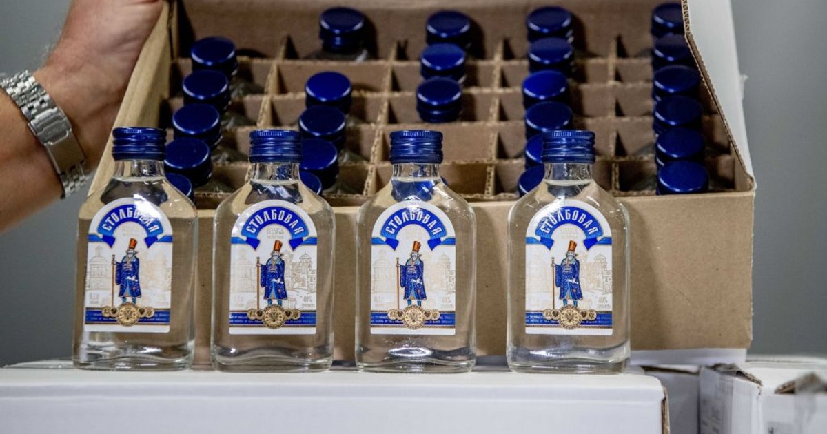 Băuturi şi alimente potenţial periculoase, confiscate de Interpol: 672 ...