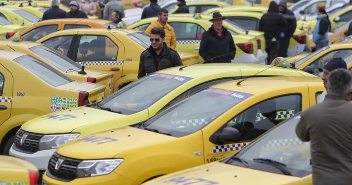 Regulamentul pentru taxi propus de PMB: Maşini dotate obligatoriu cu ...