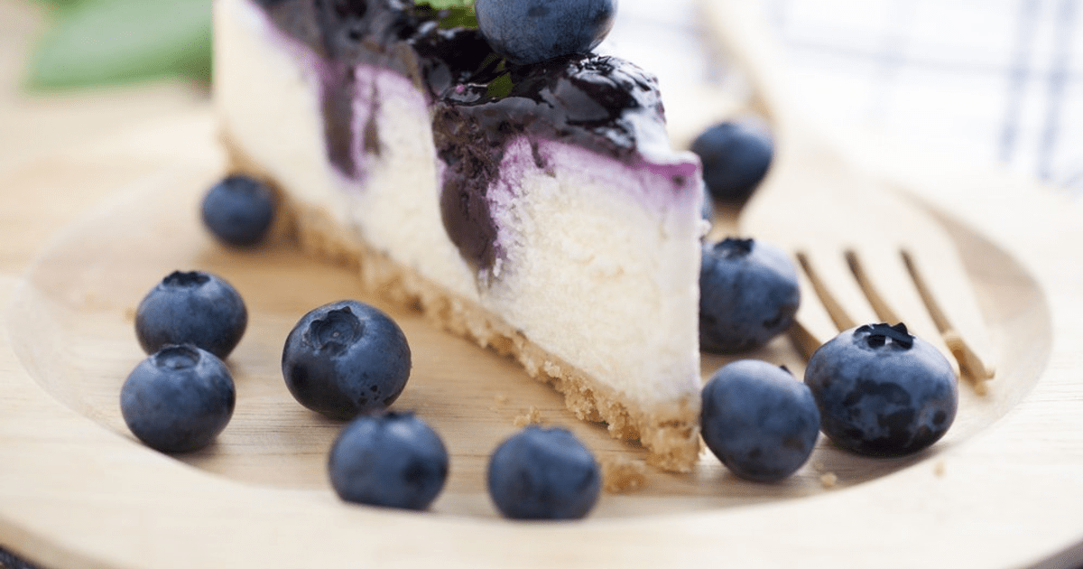 Cheesecake cremos cu afine