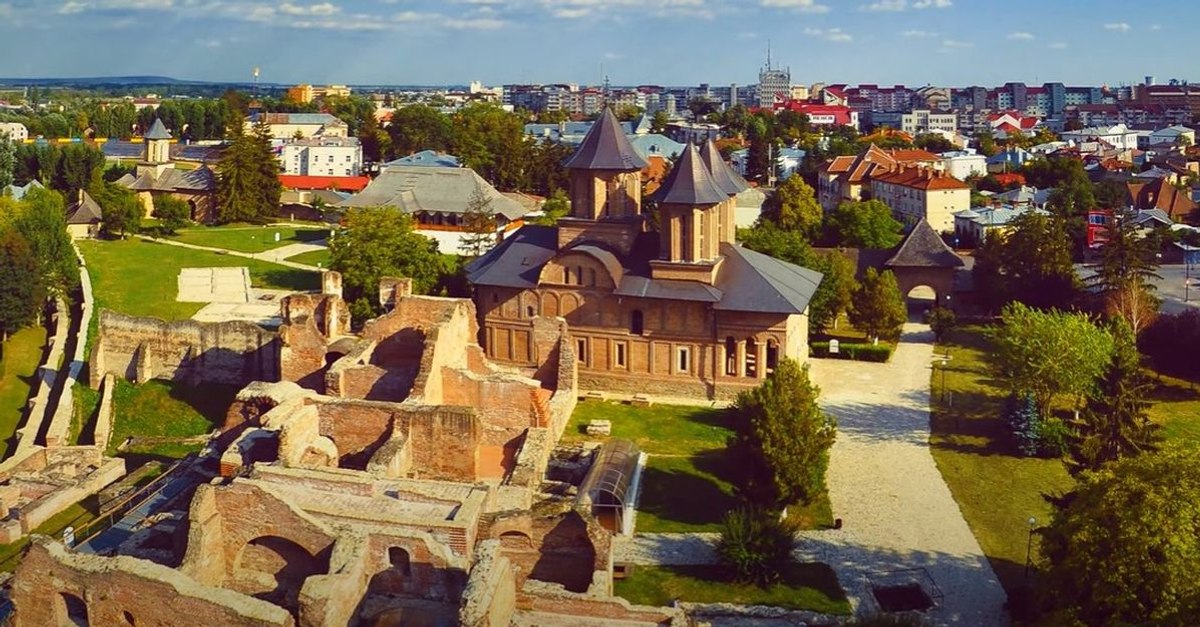 Cetatea din România care a servit drept locuință pentru unii dintre cei ...