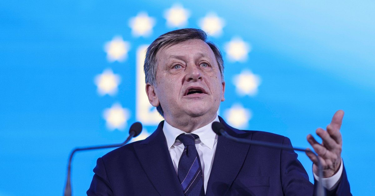 BEC a înregistrat Alianţa Electorală „România Înainte” care îl susţine ...