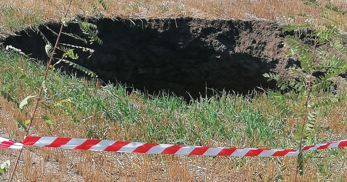 Surpare de pământ într-o comună de pe litoral. Localnicii din 23 August ...