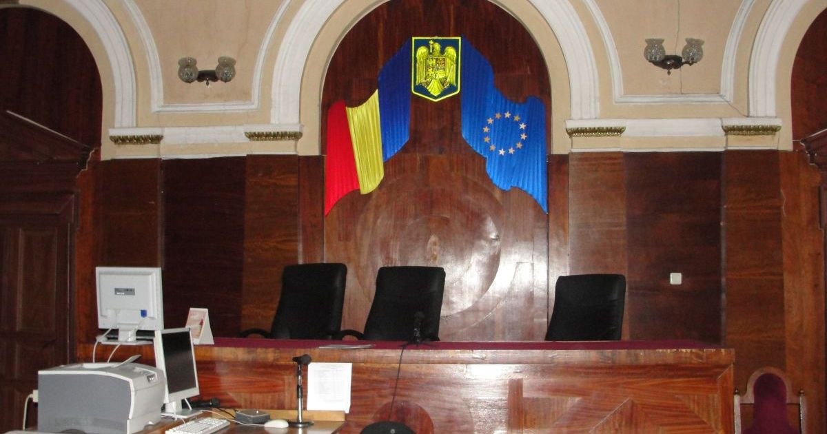Tăierea salariilor cu 25% e ilegală, a decis Tribunalul Vâlcea ...