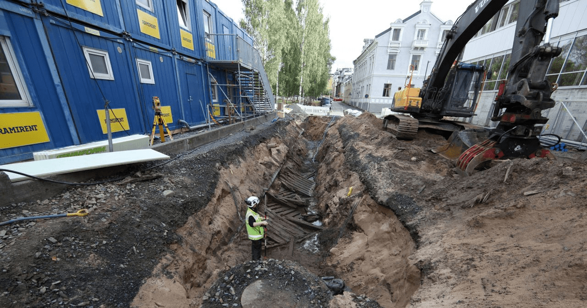 Rochie realizată din lemnul unei epave din secolul al XVII-lea