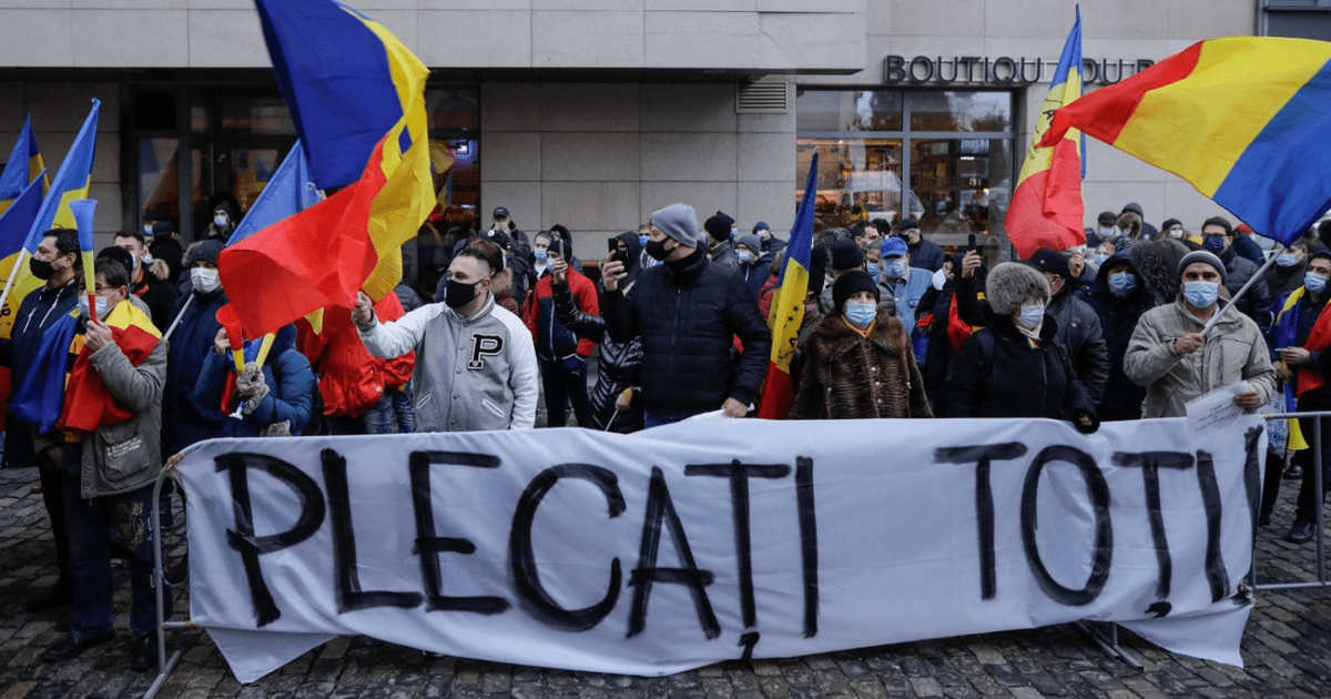 Protestatarii AUR au ajuns la Institutul „Matei Balş“. George Simion ...