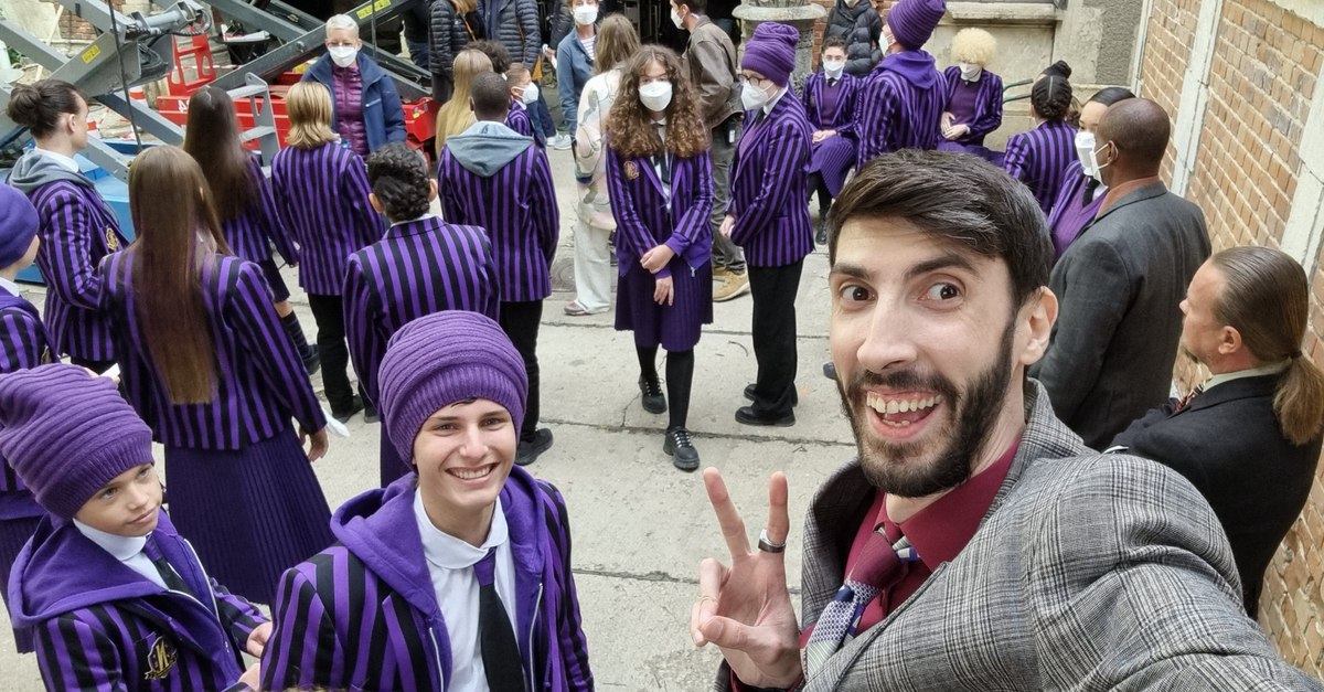 Cel mai înalt magician român, Antonio Satiru, în cărți pentru noul ...