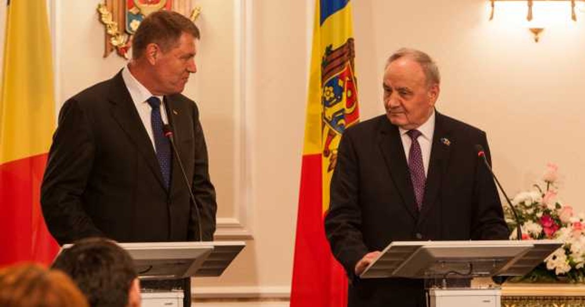 Nicolae Timofti, decorat cu cea mai înaltă distincţie a României ...