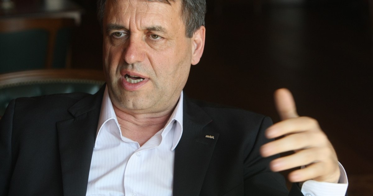 De la sacul de porumb din Obor la scanarea avioanelor Airbus. Povestea ...
