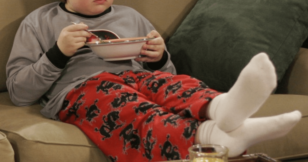 Jake din serialul "Doi bărbaţi şi jumătate" a ajuns de nerecunoscut. Ce ...