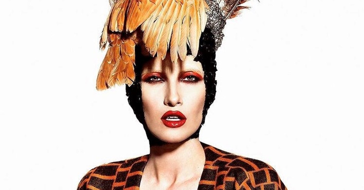 Iulia Albu a dat găina Loulou pe pisica Ștoarfa. Prima imagine cu ...