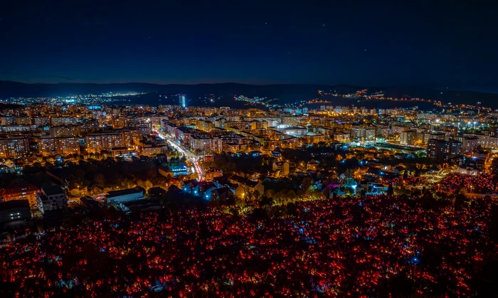Cluj Napoca, văzut de la înălțime în timpul Luminației. Imaginile sunt spectaculoase