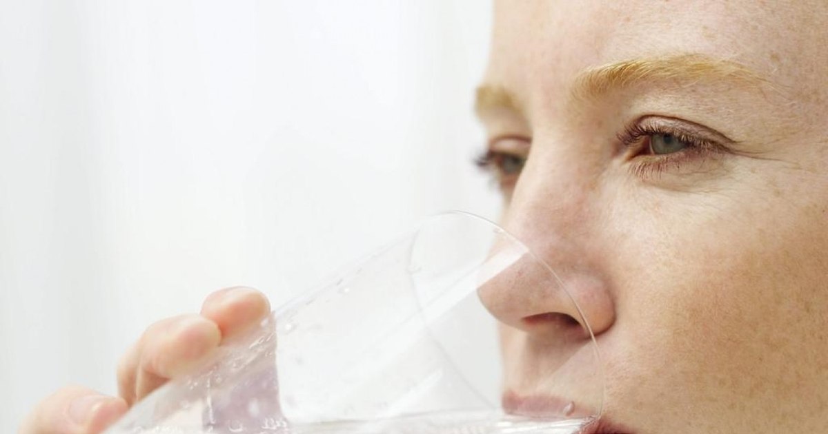 Apa ţine foamea în loc. Recomandări pentru consumul de lichide ...