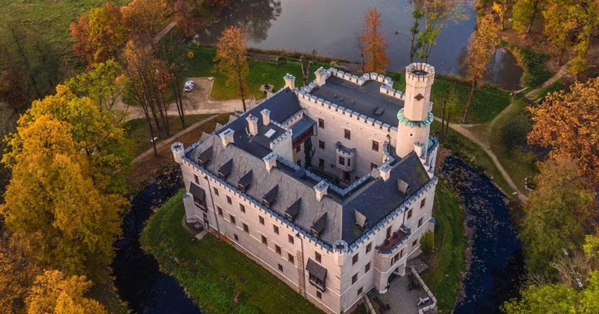 Castele europene de basm în care poți sta: De la fortărețe medievale la ...