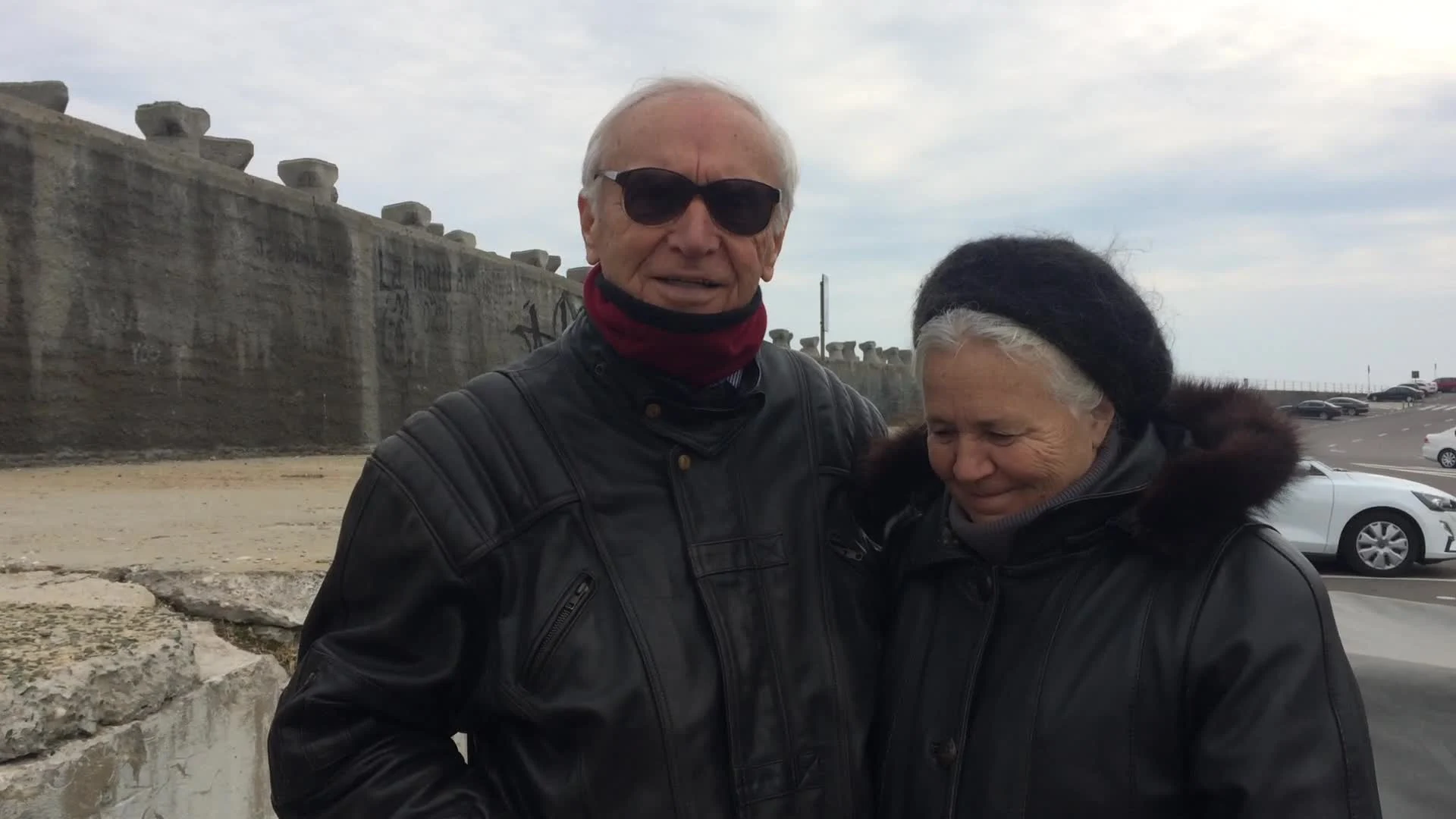 Mircea Panaitescu, motociclist la 90 ani, cântă o romanţă iubitei sale ...