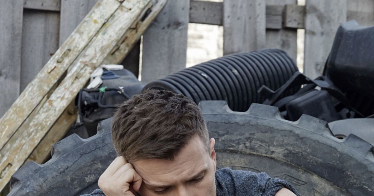 Exclusiv! Şedinţă foto hot cu Patrick Heusinger din serialul "Absenţa", cel mai sexy agent FBI