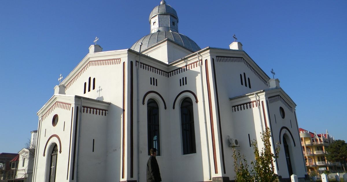 De ce este biserica din Buzescu un monument unic în România. Ctitoria ...