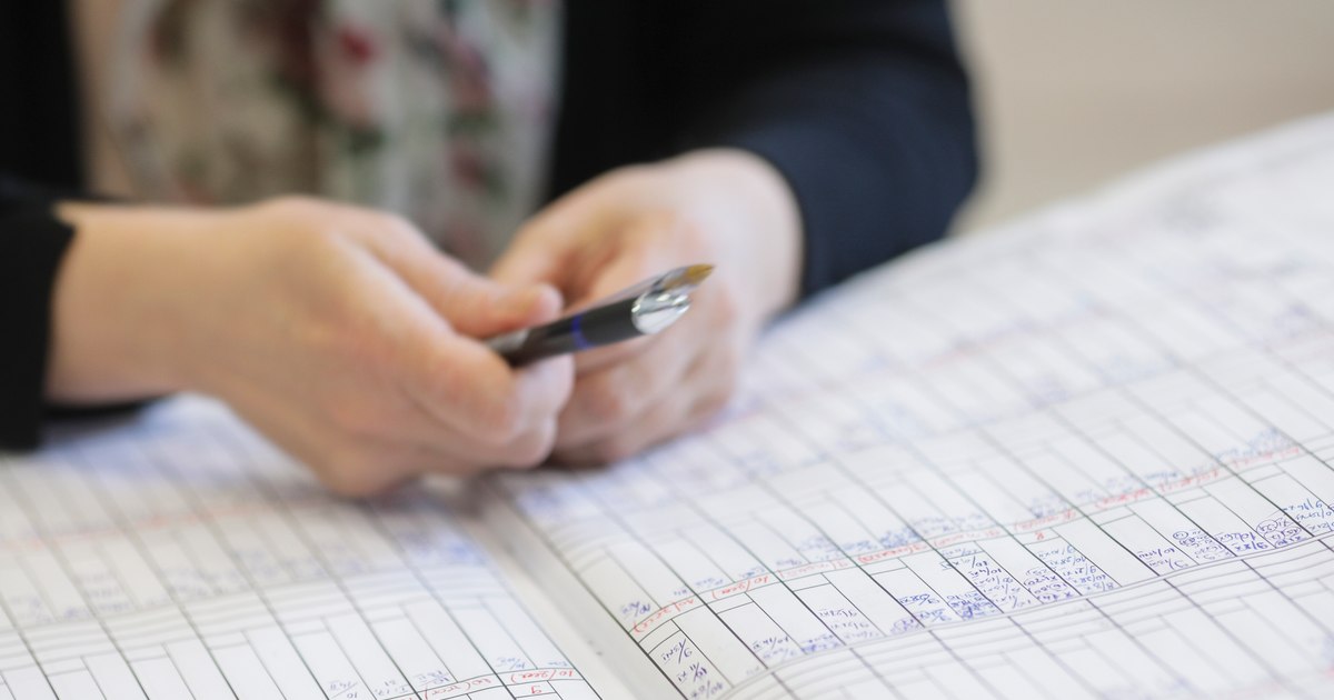 Un elev de 13 ani s-a aruncat de la etaj la școală