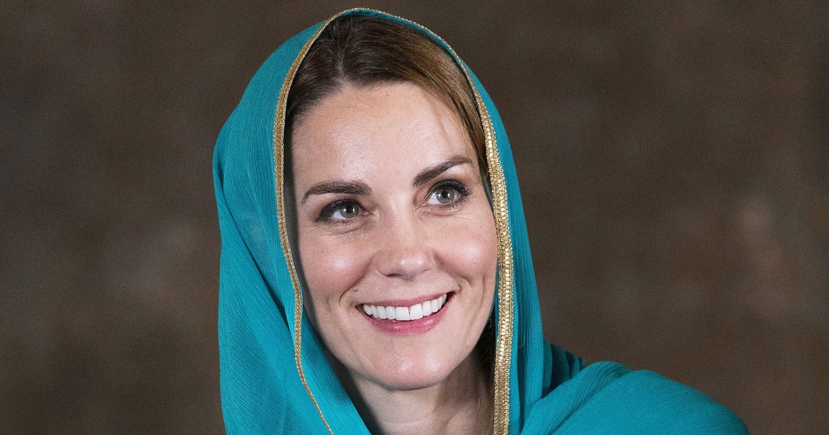 Kate Middleton, cu vălul islamic la o moschee din Pakistan