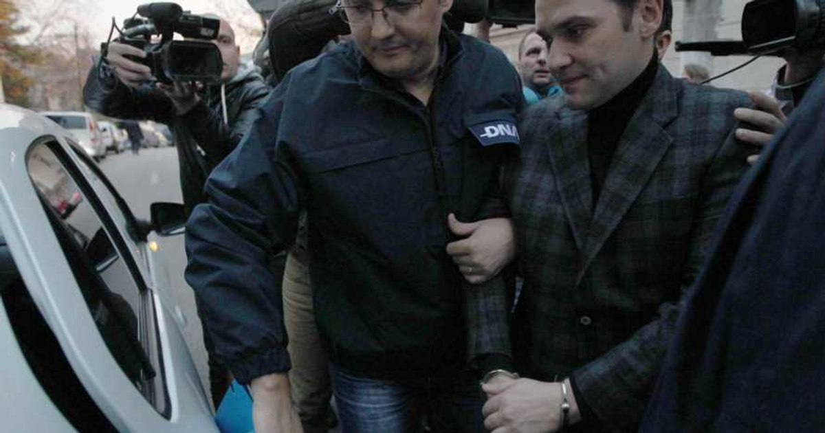 Lacrimile tânărului senator Şova | adevarul.ro