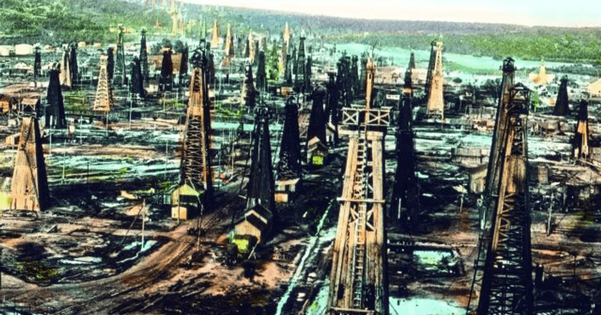 Dezbatere „Historia”: Istoria fascinantă a exploatării petrolului în ...