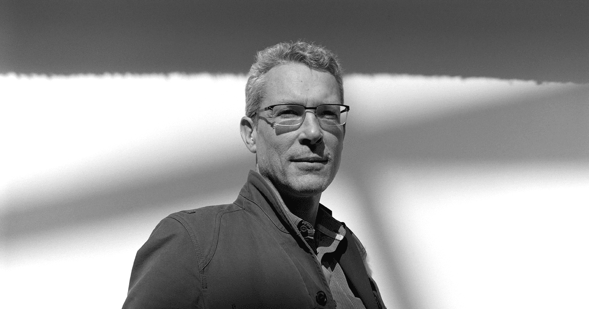 "Pentru mine, memoria e adeseori vizuală" - interviu cu James WELLFORD