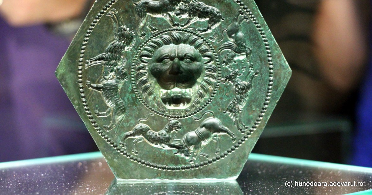 Matrița unică în lume din Sarmizegetusa Regia, un deceniu de la găsire ...